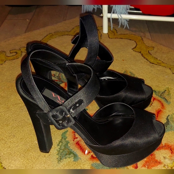 Nina | Shoes | Vintage Y2k Bratz Nina Pangea Black Satin Platform ...